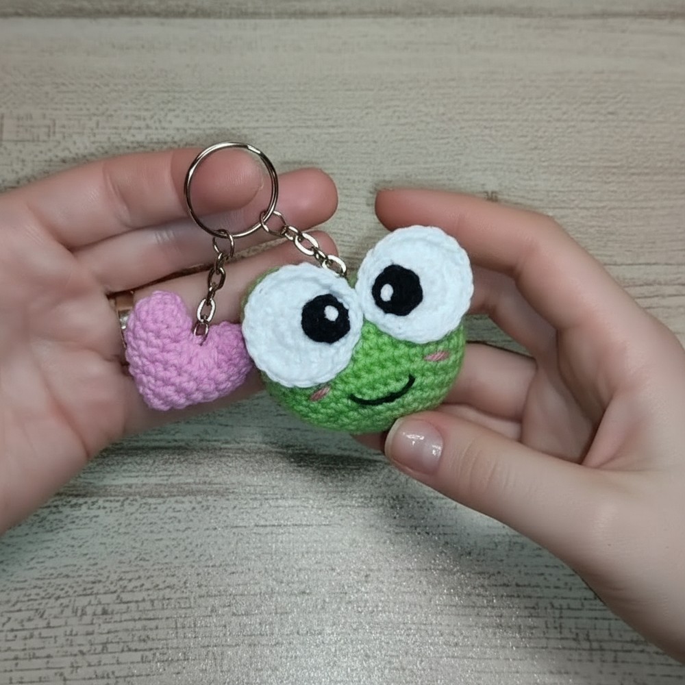 Tiny Crochet Frog Keychain with Heart Pattern to Brighten Bags - Amigurumie